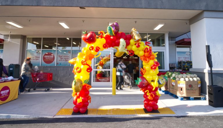 Emmett’s New Grocery Outlet Draws Huge Crowd—and $500 Winner—at Grand ...